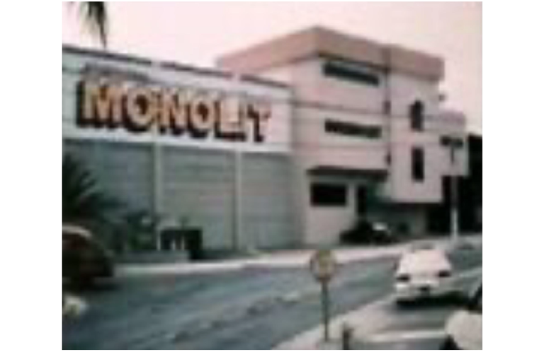 Nosotros - Monolit de Grupo PreCon